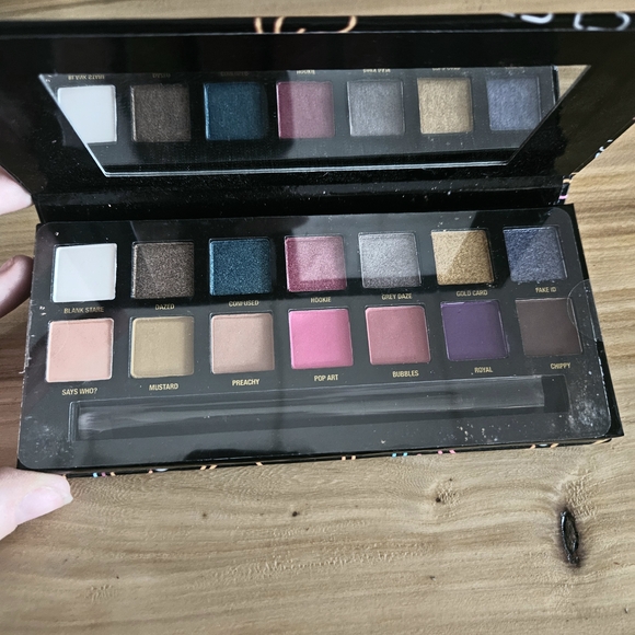 W7 | Makeup | Brand New W7 Bight Colored Eyeshadow 4 Pc Palette Mirror ...